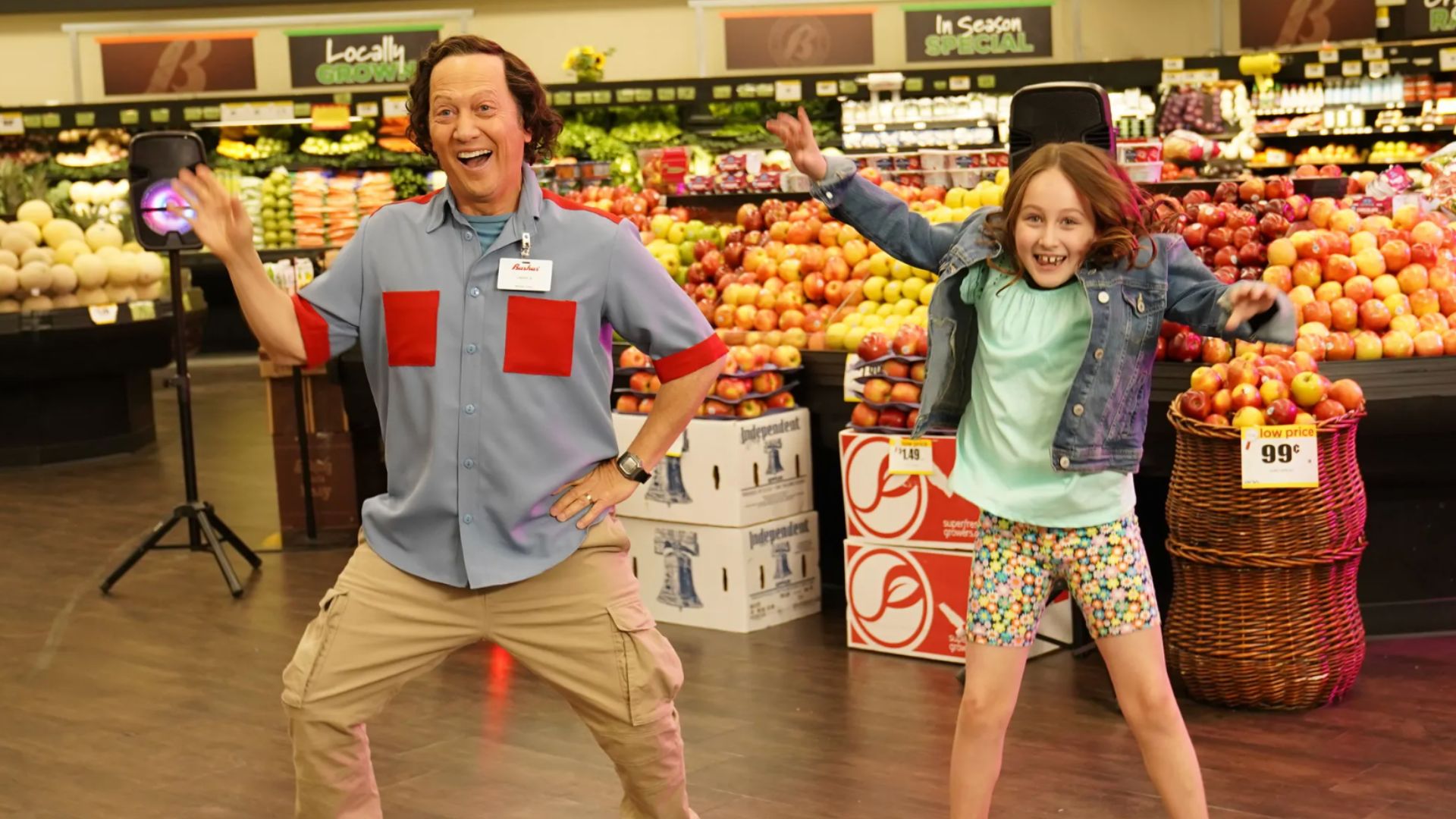 La hija de Rob Schneider debutará en la pantalla grande con su papá ...
