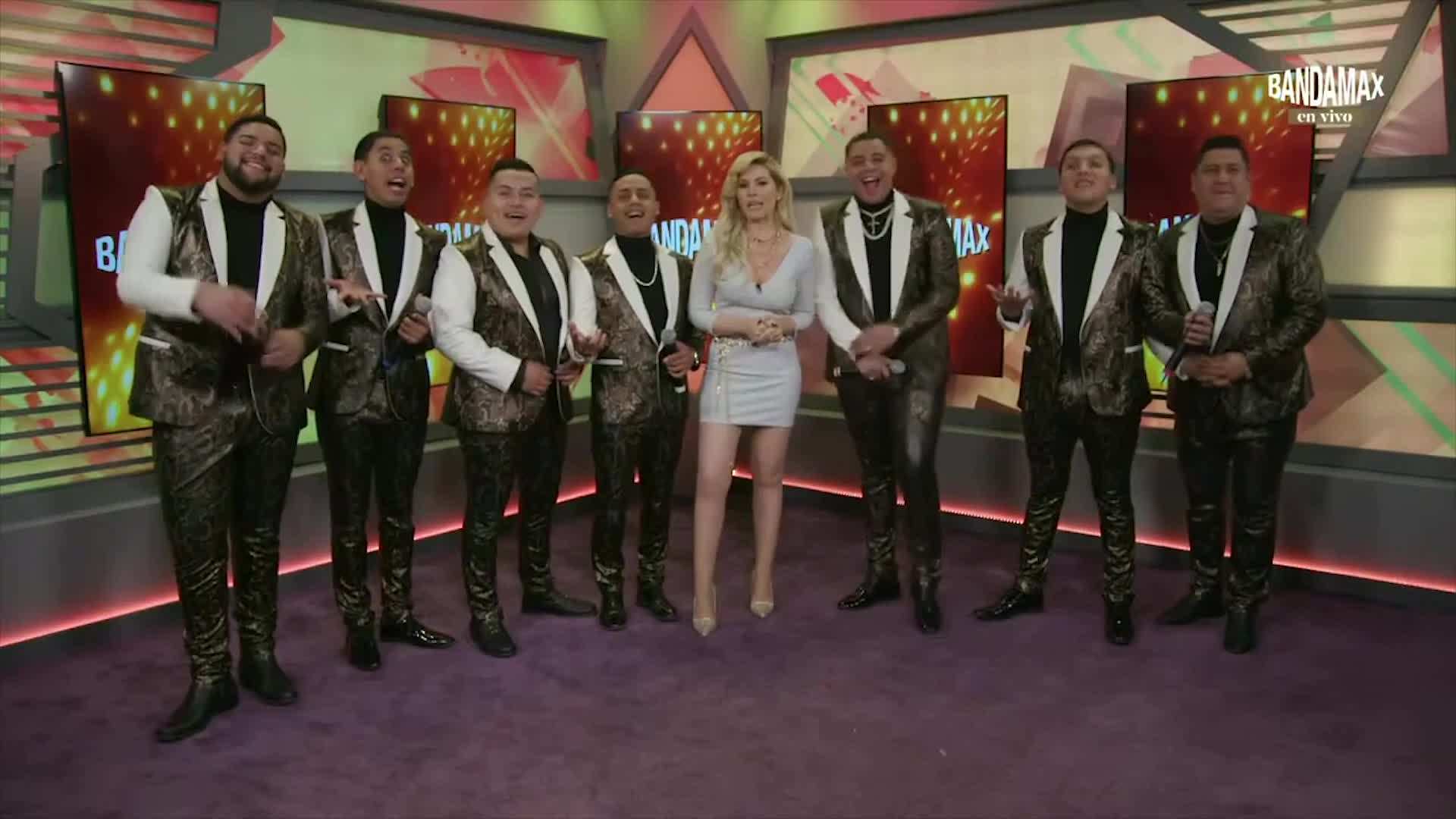 Grupo Firme cuenta la historia detrás de la comprometedora imagen con Memo Garza | Shows ...