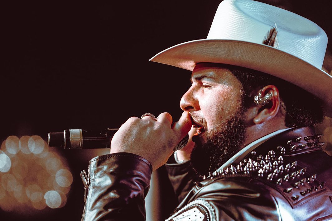 El Fantasma es uno de los artistas más escuchados en México en 2020 ...