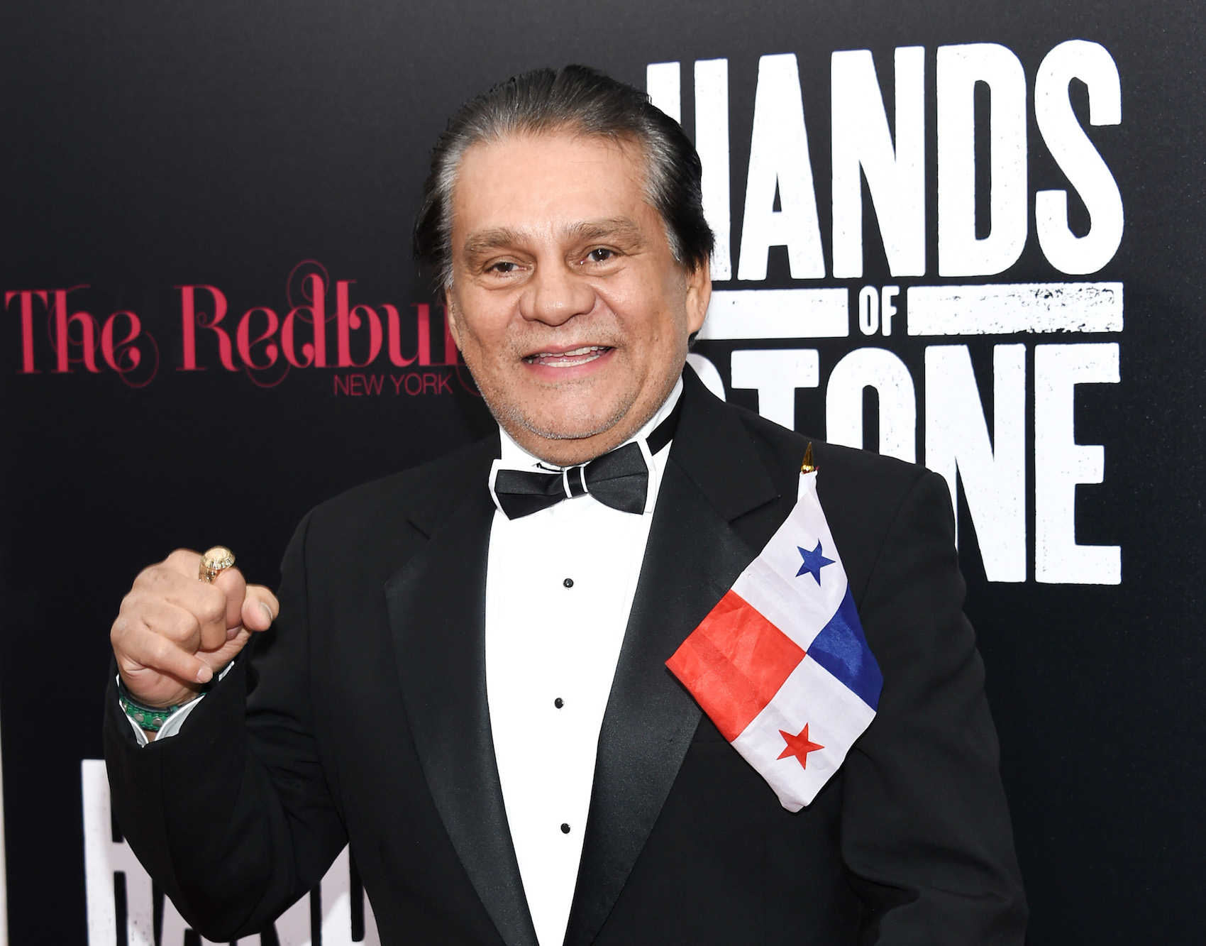 Roberto Durán noquea al coronavirus y abandona el hospital tras una ...