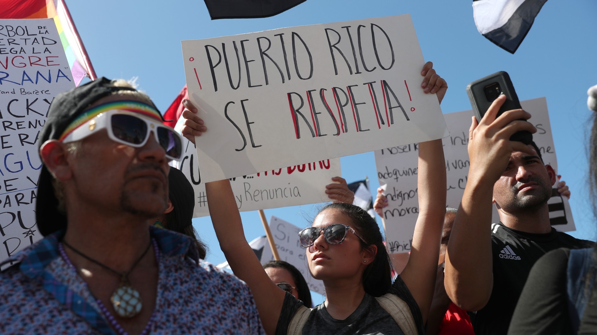 Al grito de "Ricky, renuncia" miles marchan en Puerto Rico en repudio ...