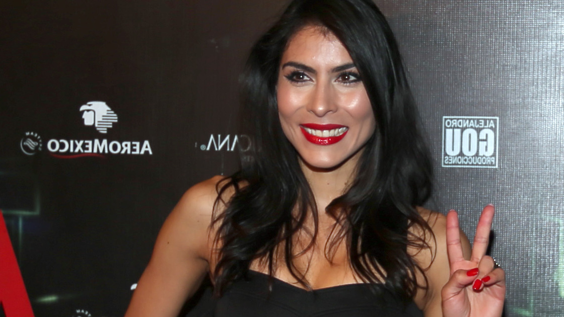 ¿Cómo combina María León su agetreada vida en los escenarios? | Shows ...