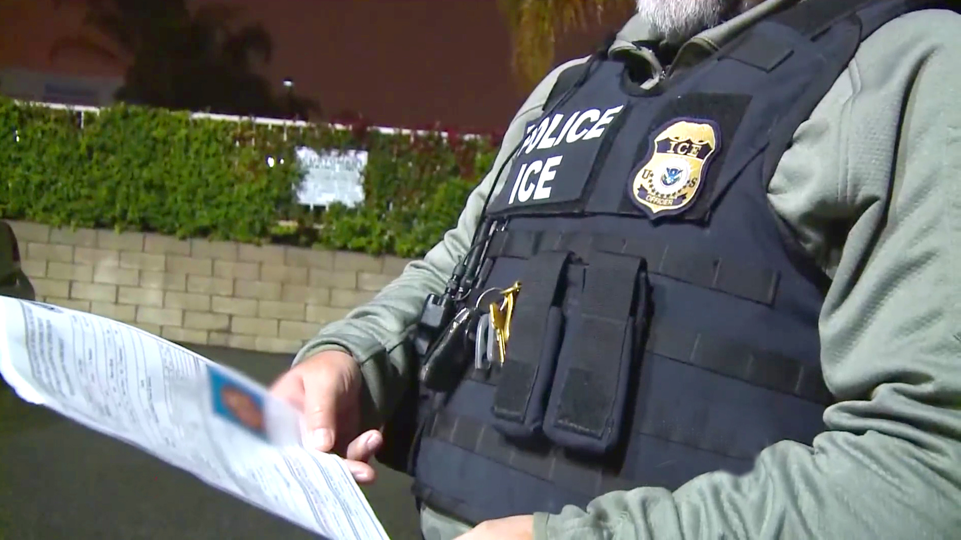 Los agentes de ICE, a la espera de la orden final para implementar la ...