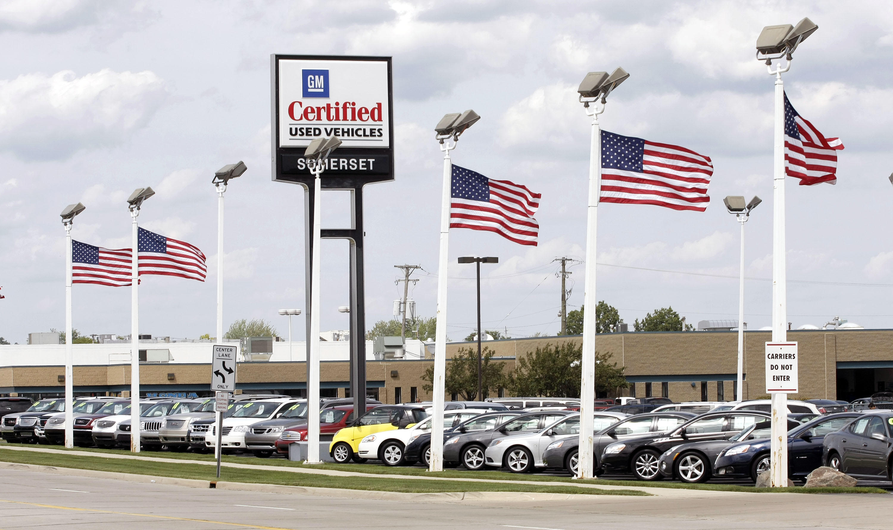 Al momento de comprar un auto usado, esto es lo que debes tener en ...