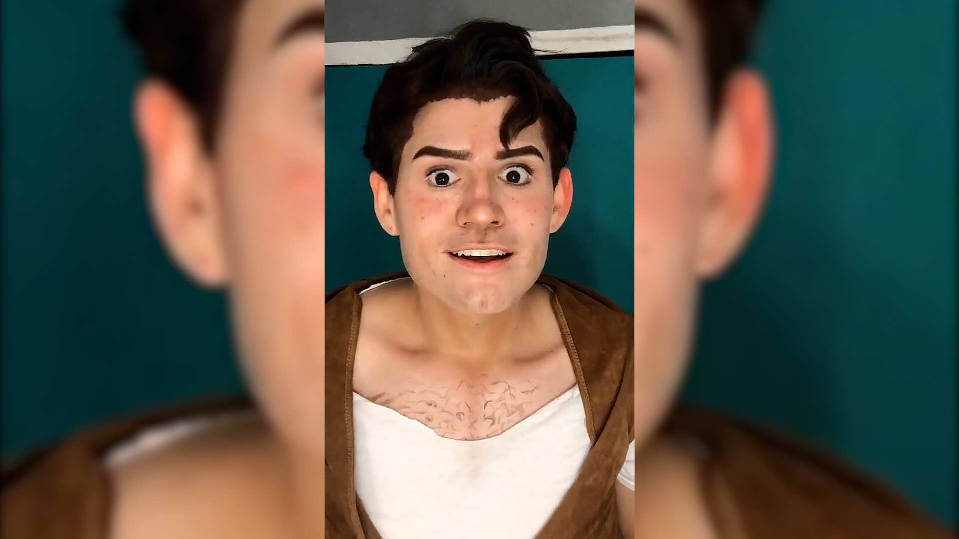 ¡Con todo y nachas redonditas! El cosplay humano de Shrek es un papucho | Shows Canal 5 | Canal5