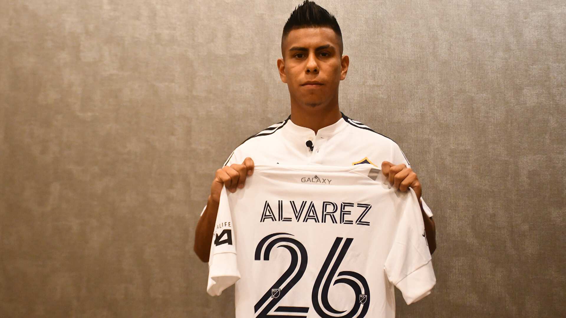 Efraín Álvarez renueva con LA Galaxy | TUDN MLS | TUDN