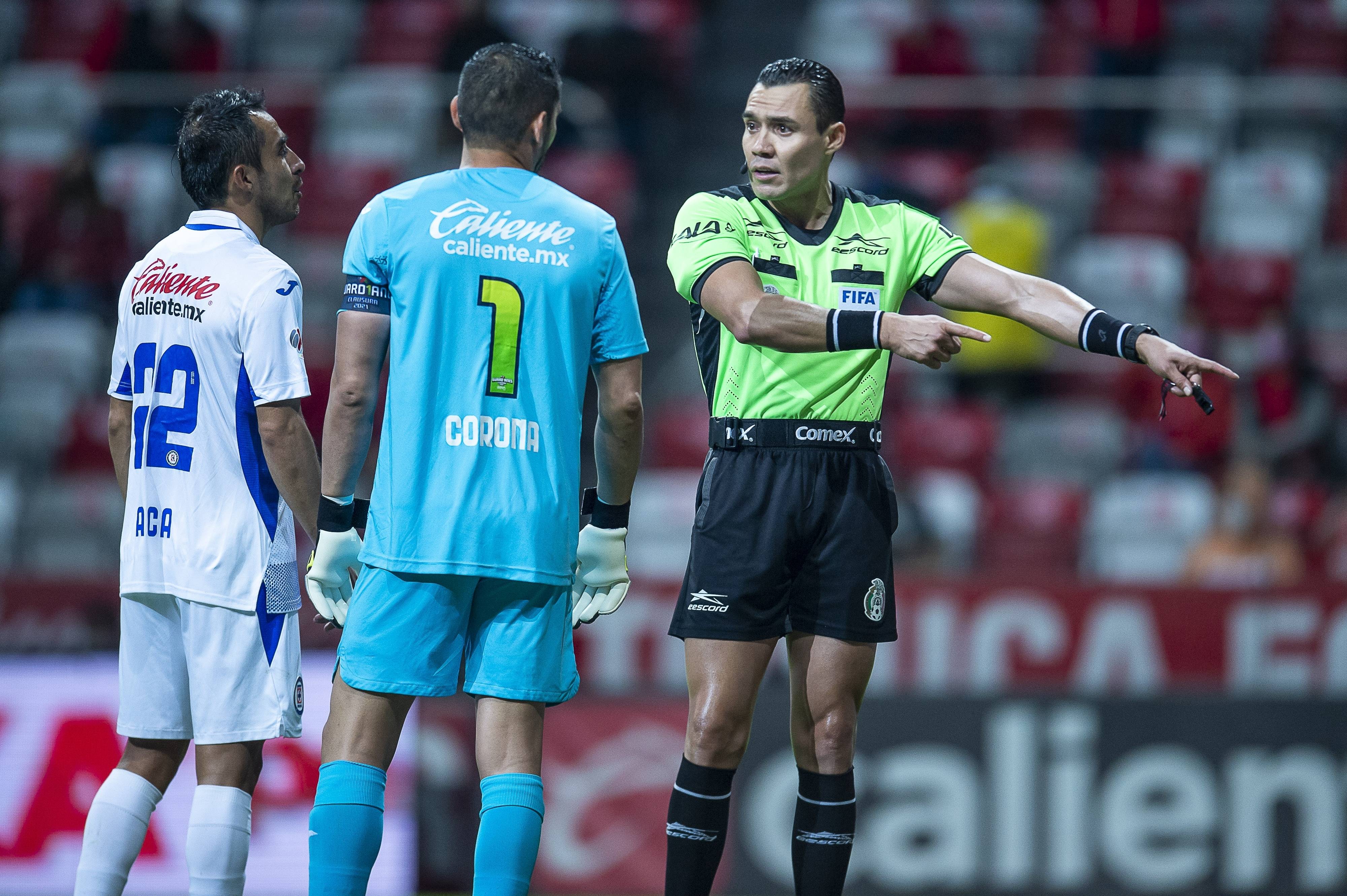 Cruz Azul se queja del arbitraje en el partido ante Toluca en Liguilla ...