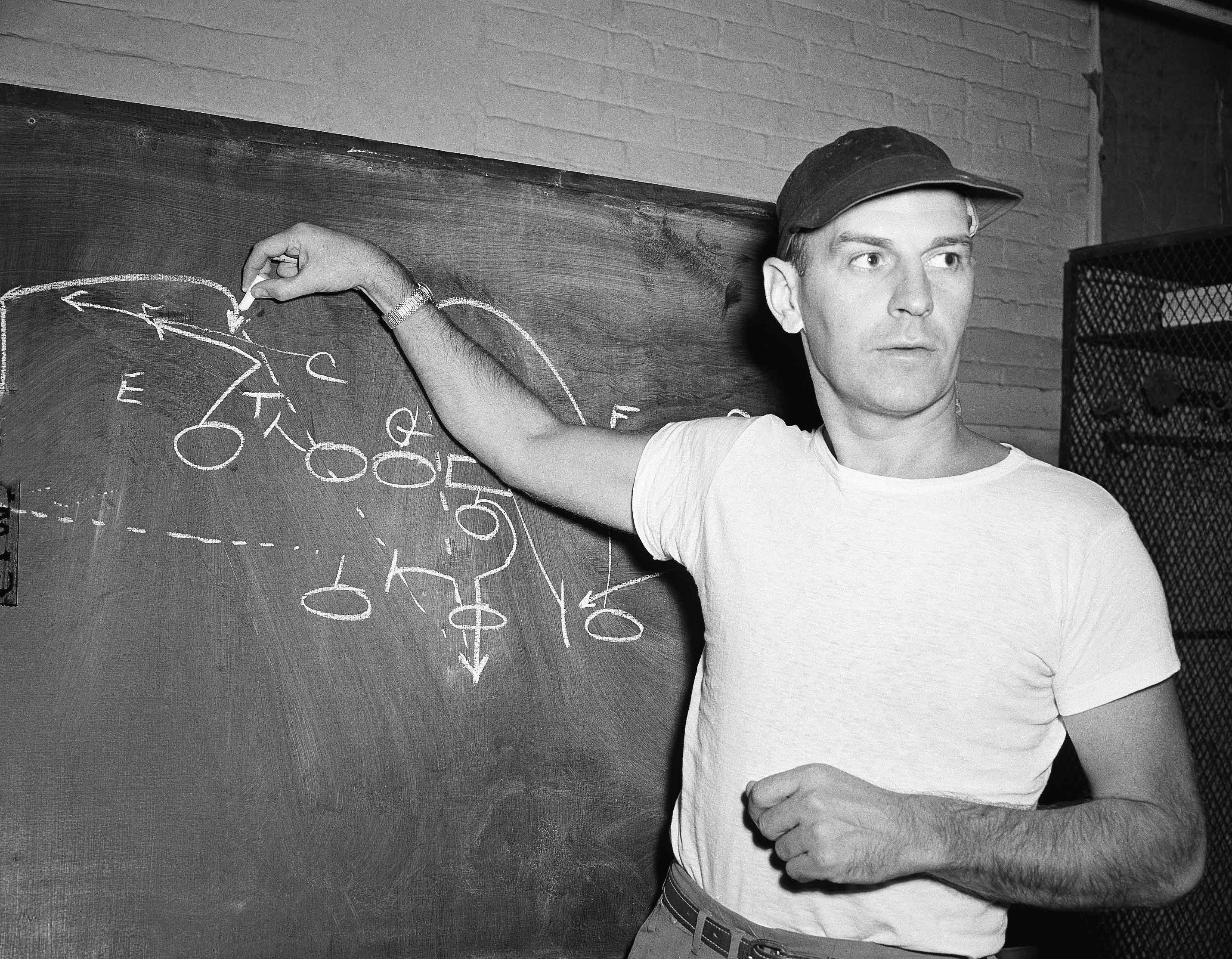 Paul Brown: La leyenda que marcó para siempre la rivalidad Browns ...