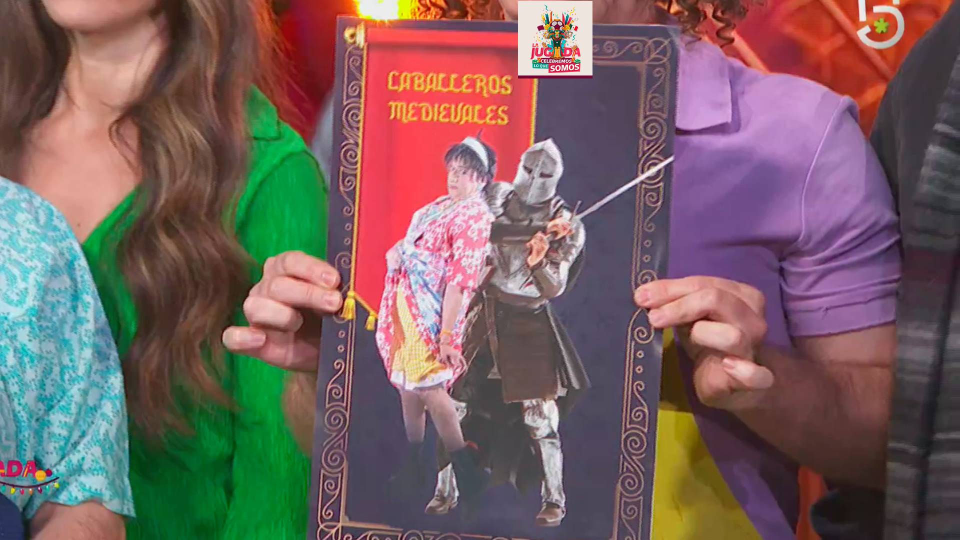 La Locura en Qatar | Doña Margara posa para una revista de caballeros ...