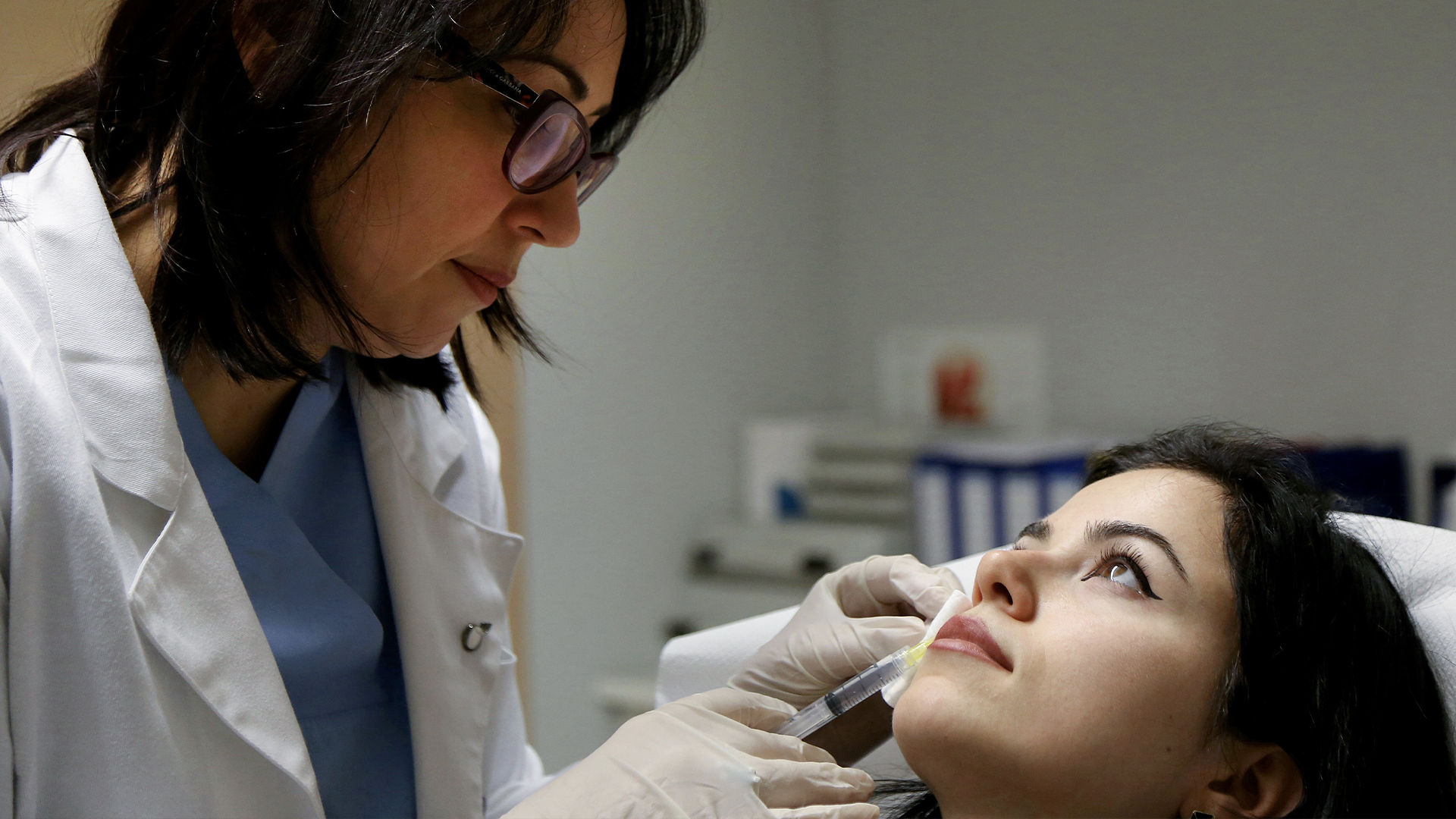 Aumentarse los labios es la cirugía más popular en Texas en este 2021 ...