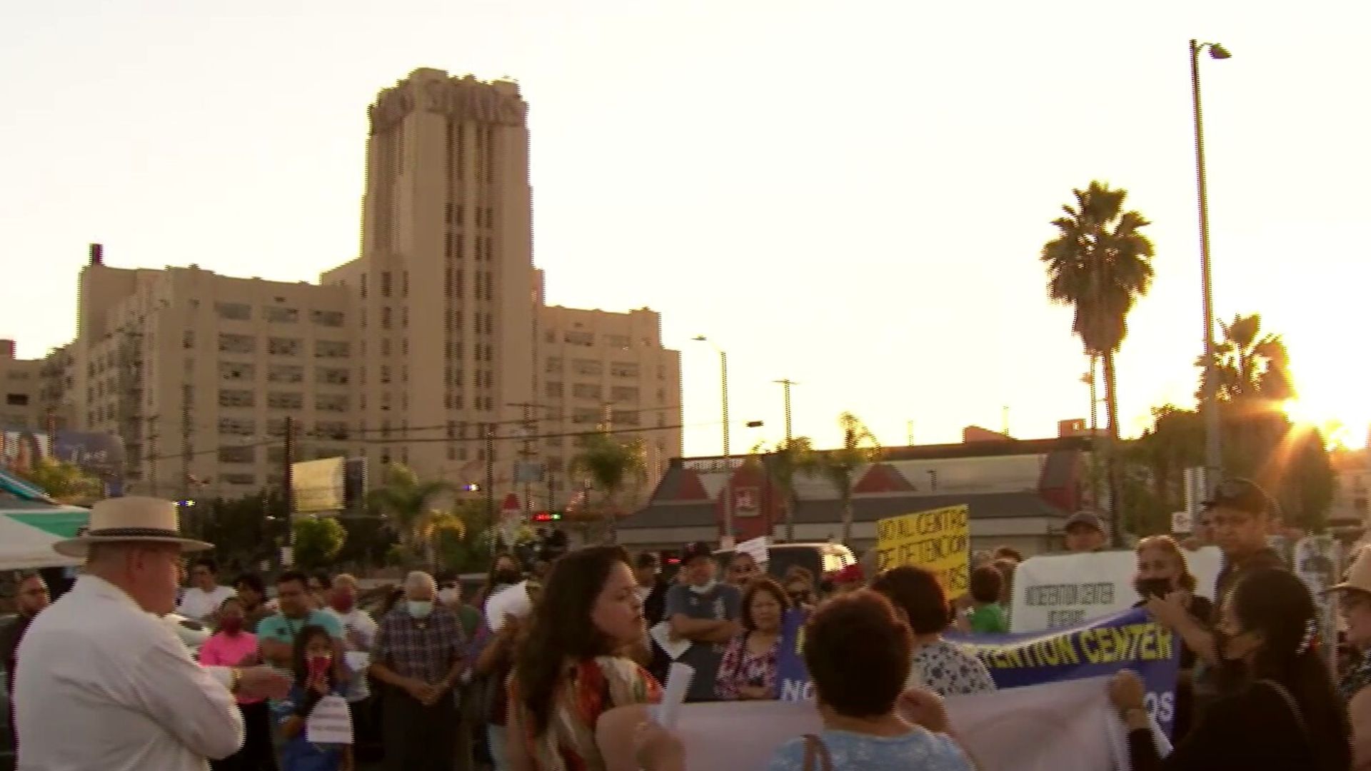 Comunidad de Boyle Heights realiza protesta en contra de la ...