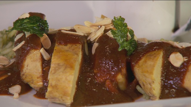 Receta Pechuga pollo adobo tamarindo Chef Sandoval | Las Estrellas Home ...