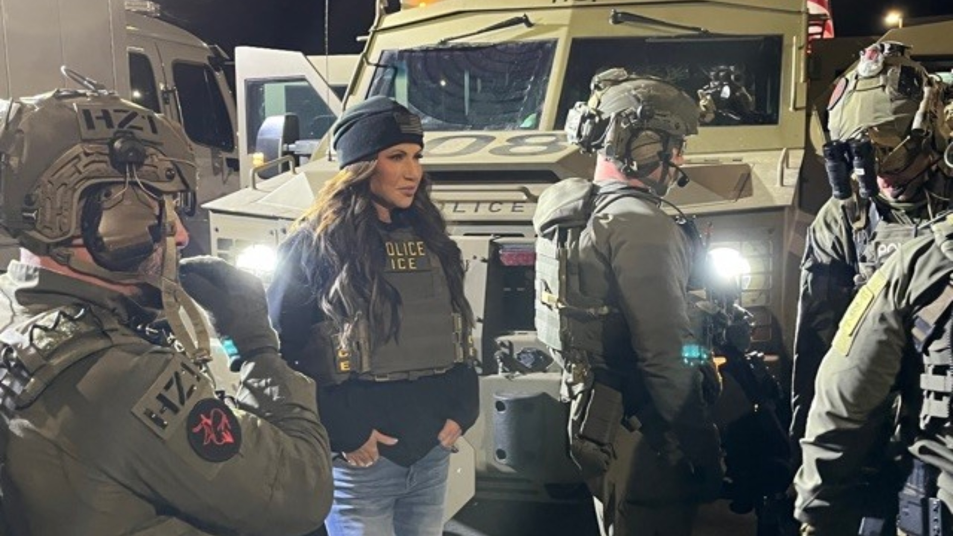 Kristi Noem se suma a operativos de ICE en el DMV; realizan 39 arrestos ...