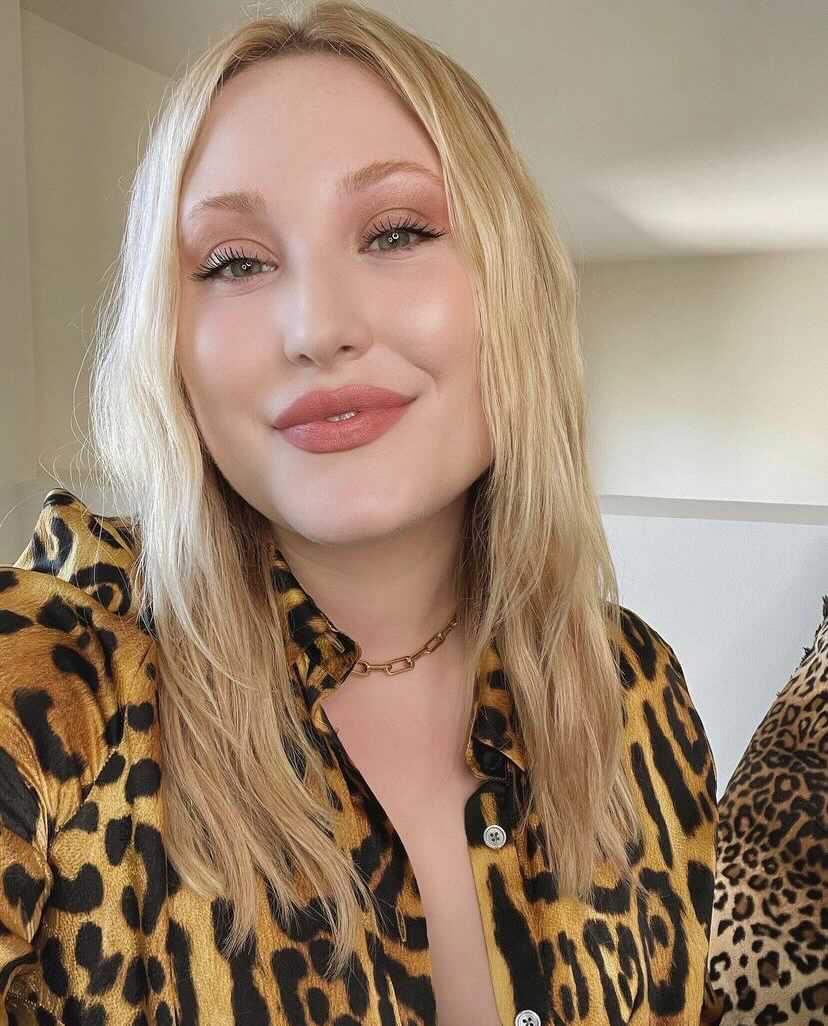 Hayley Hasselhoff se convierte en la primera modelo curvy en posar para ...