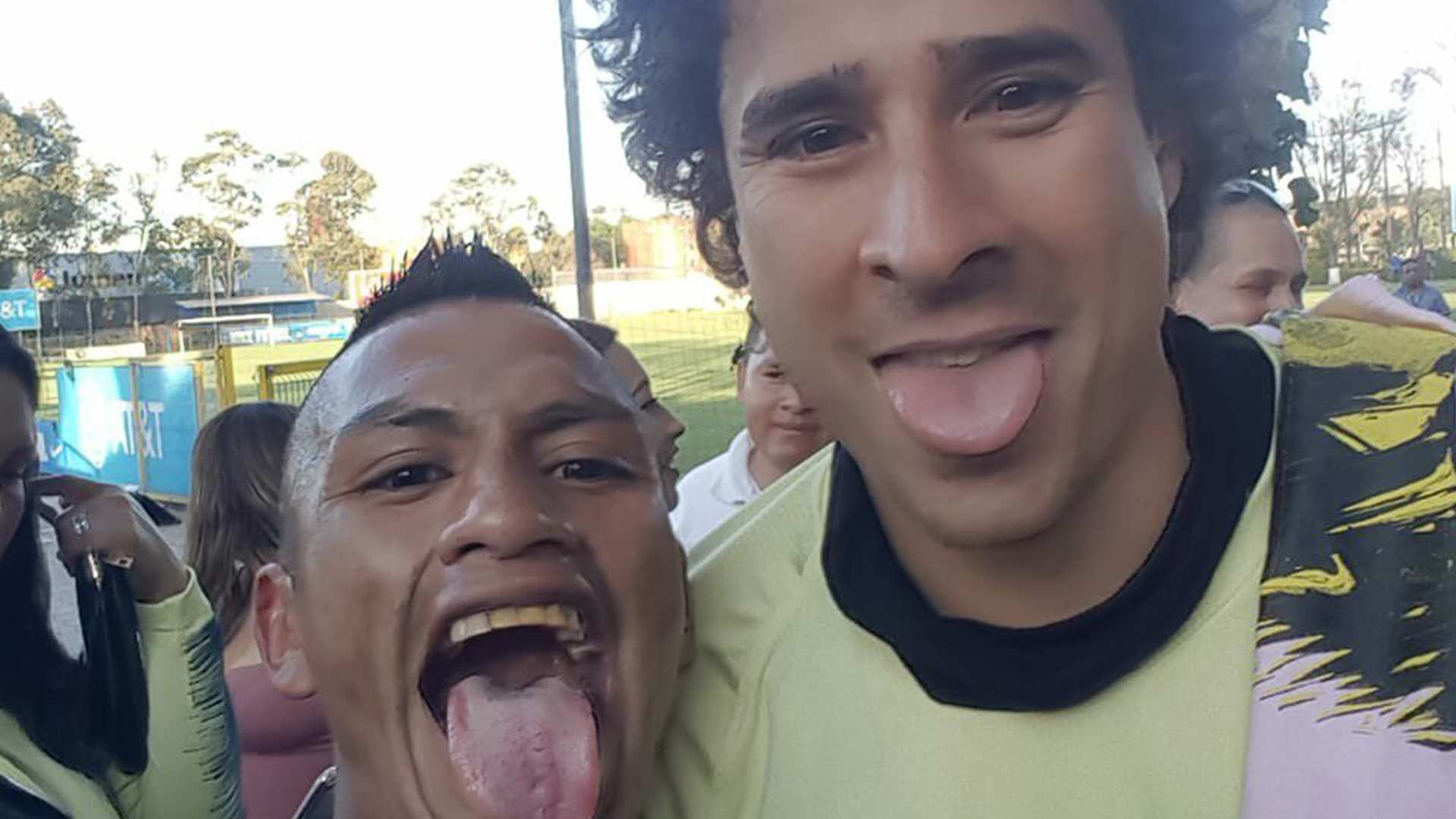 Perro Rabioso rompe las redes con foto con Memo Ochoa | Deportes Liga ...