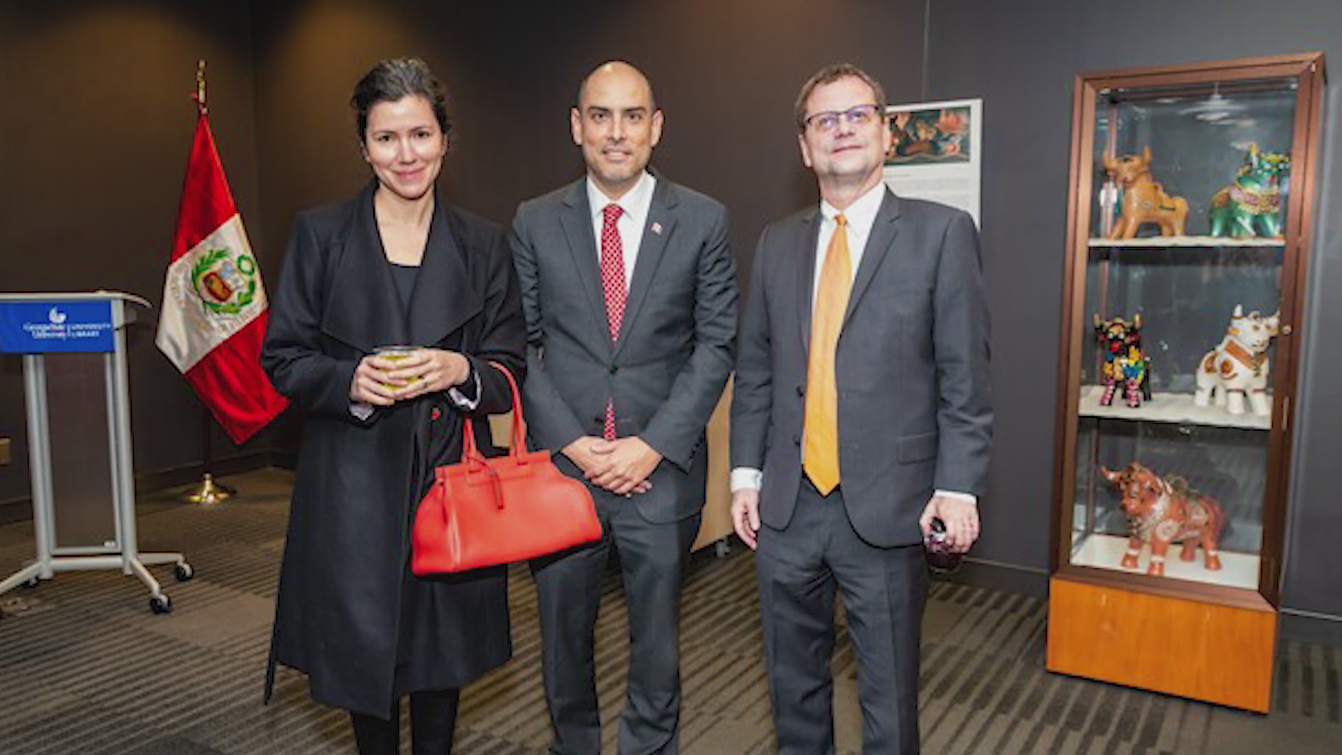 Consulado General de Perú en Georgia inaugura muestra del Torito de ...