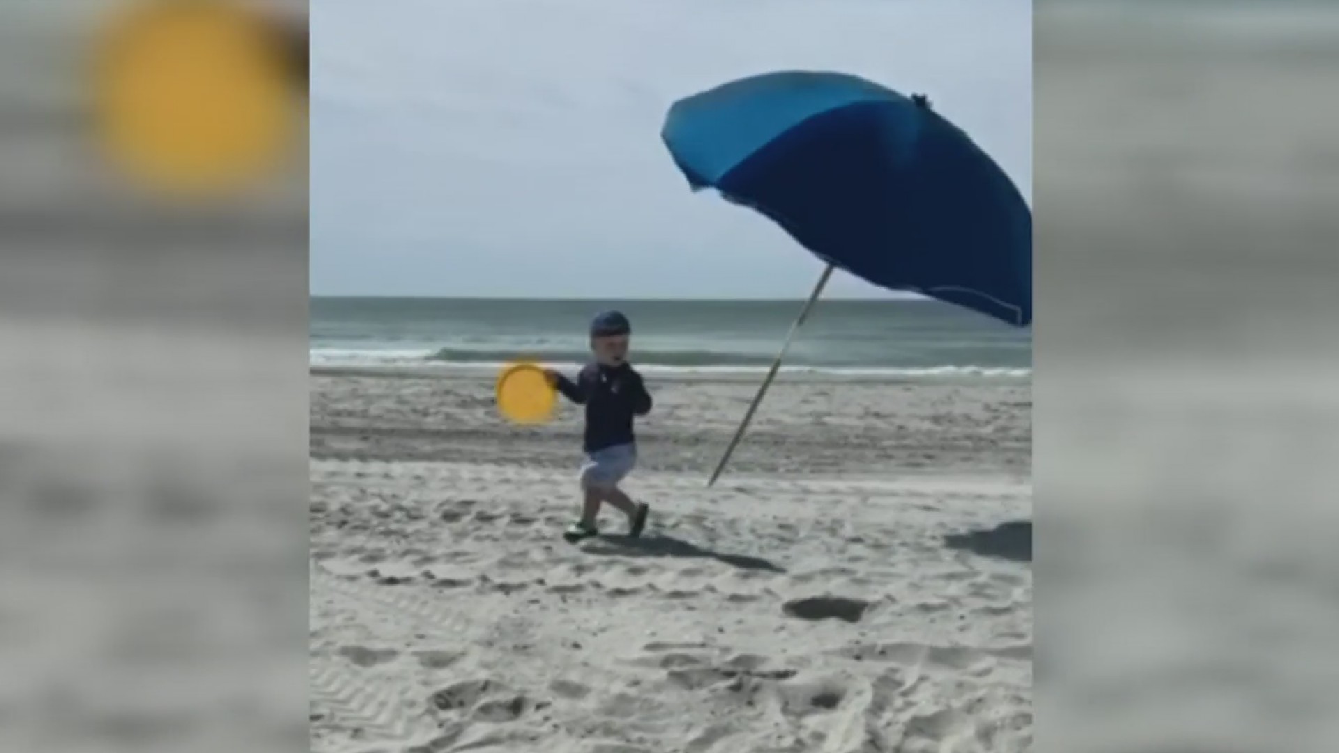 Una sombrilla voladora estuvo a punto de causar una tragedia en una ...