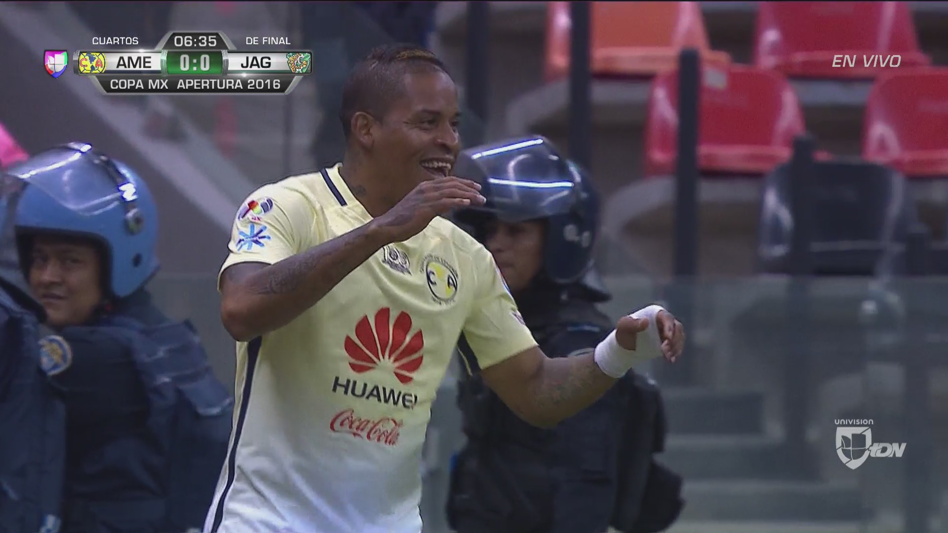 Michael Arroyo sacó un 'fogonazo' y anotó el primero de América sobre ...