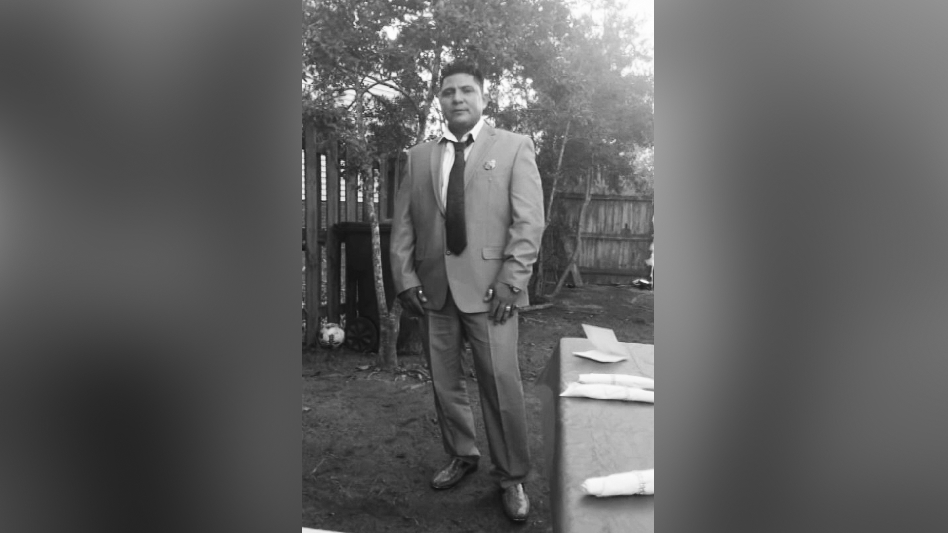 Un policía disparó a este hispano por la espalda y ahora estos videos ...