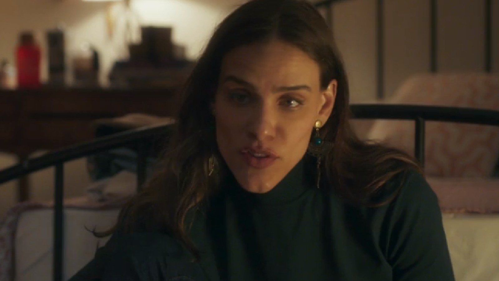 "Travessia": Sara tentará se aproximar de Ivan e estranhará atitude | Zappeando Novelas | Zappeando