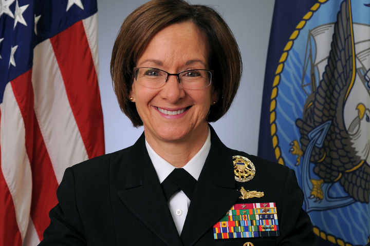 Lisa Franchetti, la primera mujer al frente de la Fuerza Naval de ...