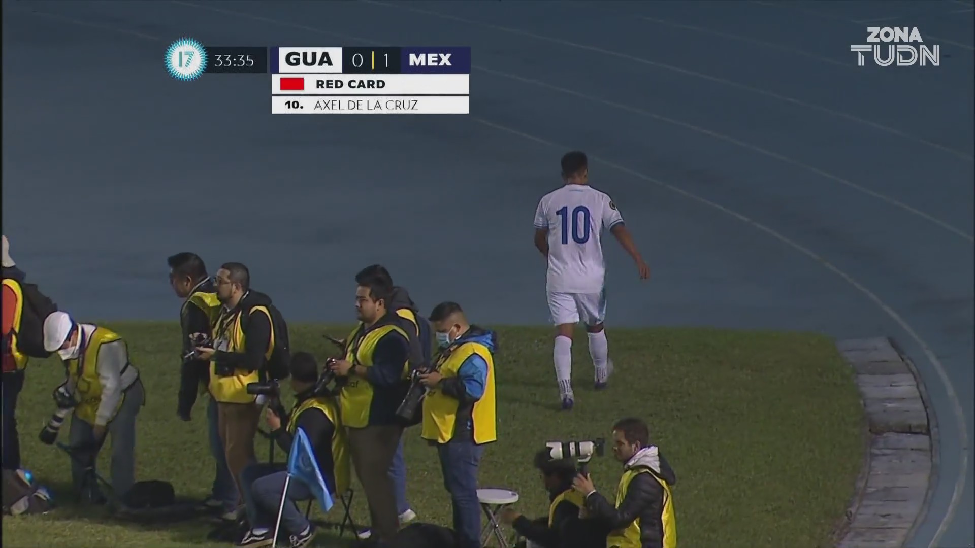 ¡A bañar muy temprano! Axel de la Cruz deja a Guatemala con uno menos ...