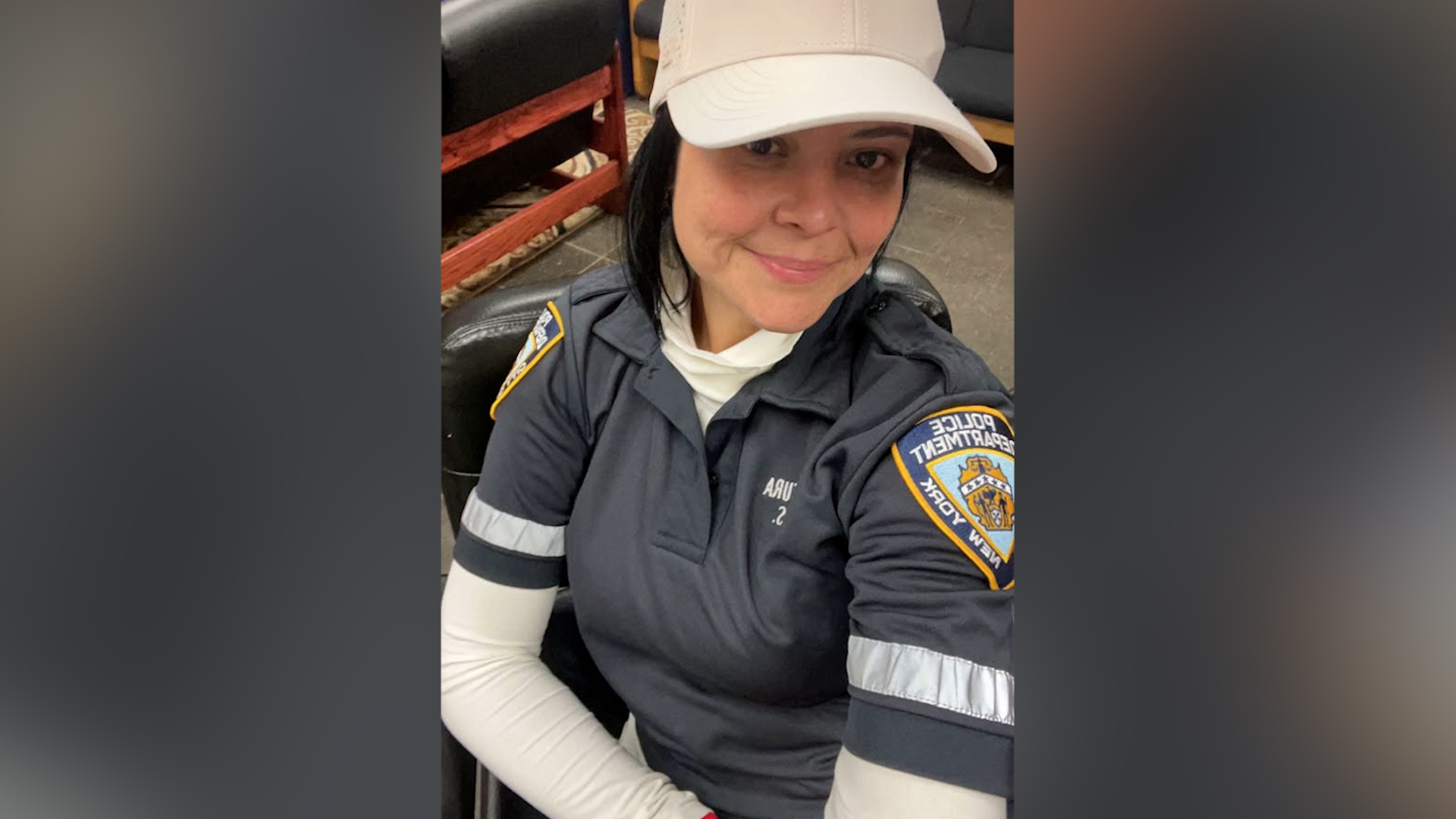 Acusan a teniente de NYPD de agredir sexualmente a una de sus empleadas y examante | Video ...
