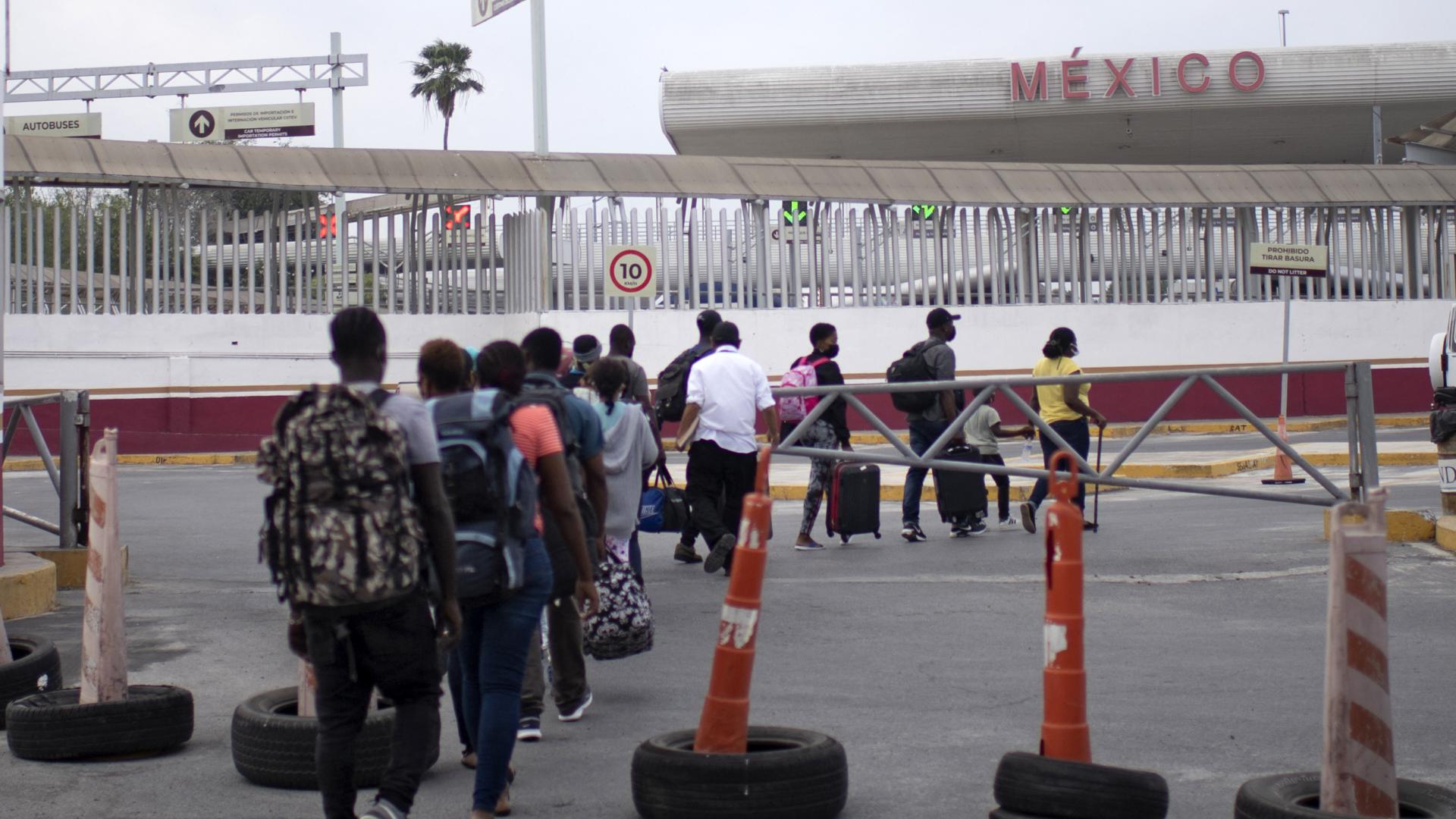 Migrantes en Reynosa dicen que es cuestión de suerte que los dejen ...