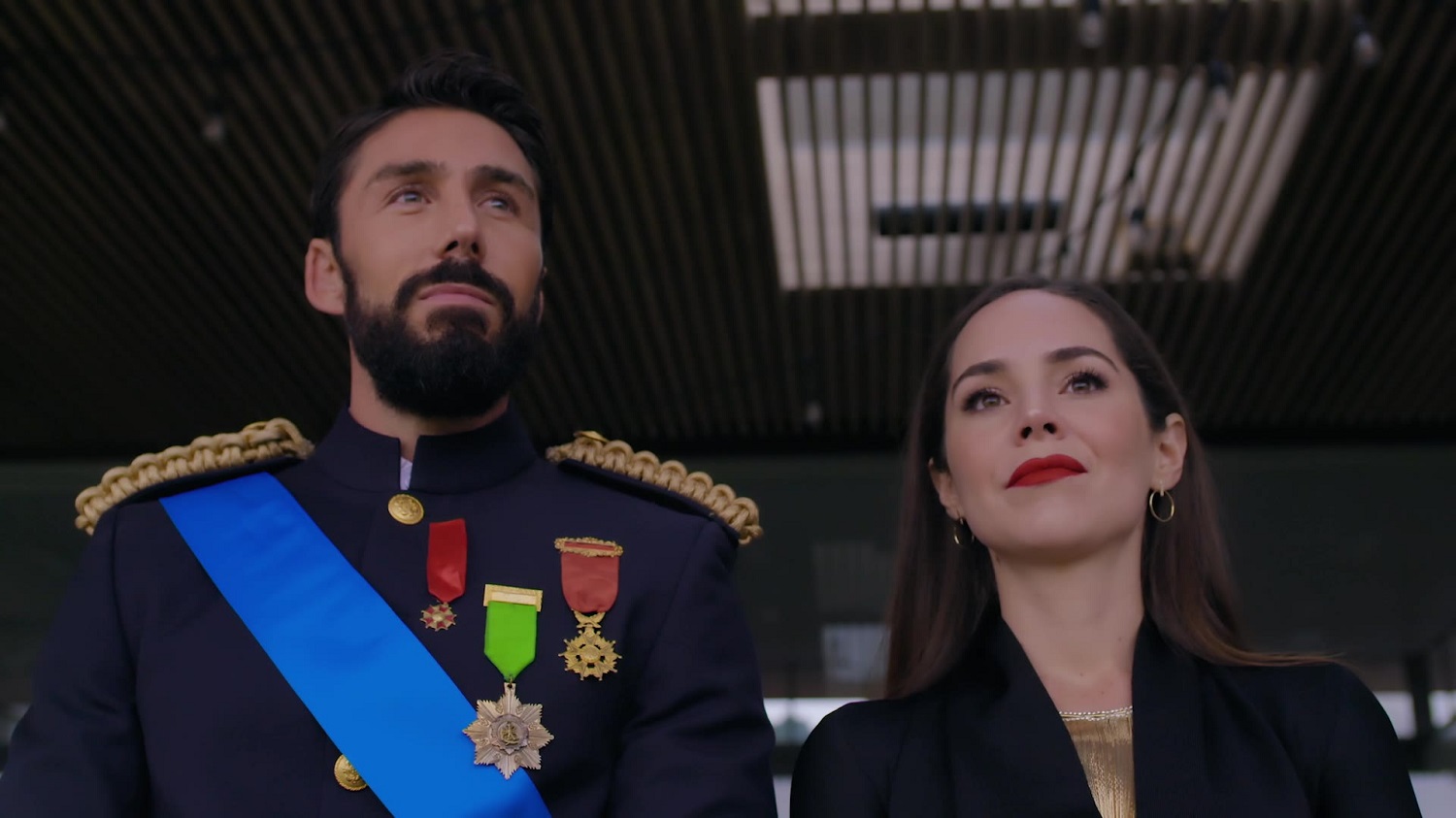 ¿Quién es Rubén Sanz, el actor que interpreta a un Príncipe Español en ...