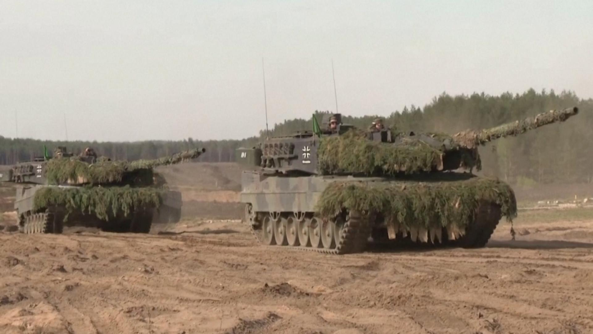 En un minuto: Alemania autoriza envío de tanques Leopard para reforzar la contraofensiva de ...