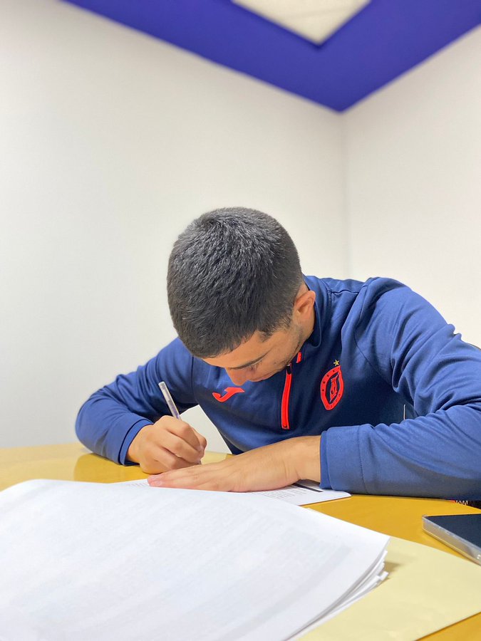 Erik Lira firma contrato como nuevo jugador de Cruz Azul | Deportes ...