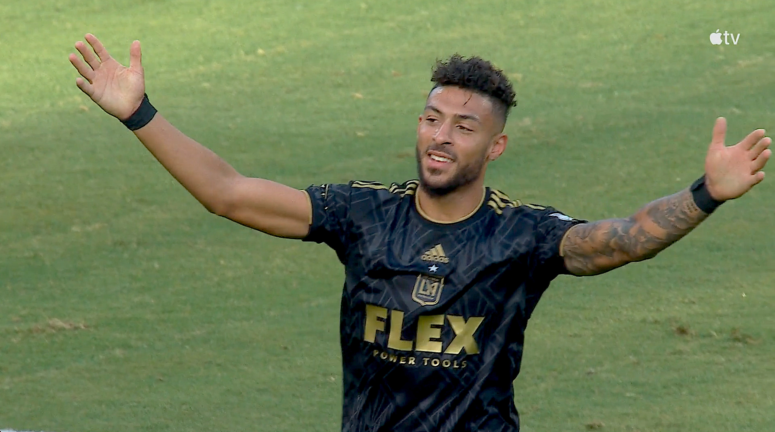 ¡Joya de gol! Denis Bounga se luce y marca el 2-0 | TUDN MLS | TUDN