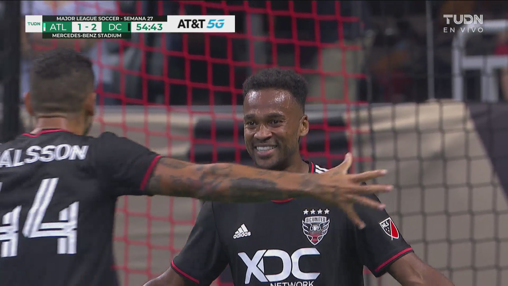 ¡Lo dejan solo! Kamara remata a placer y DC United se pone 1-2 ...