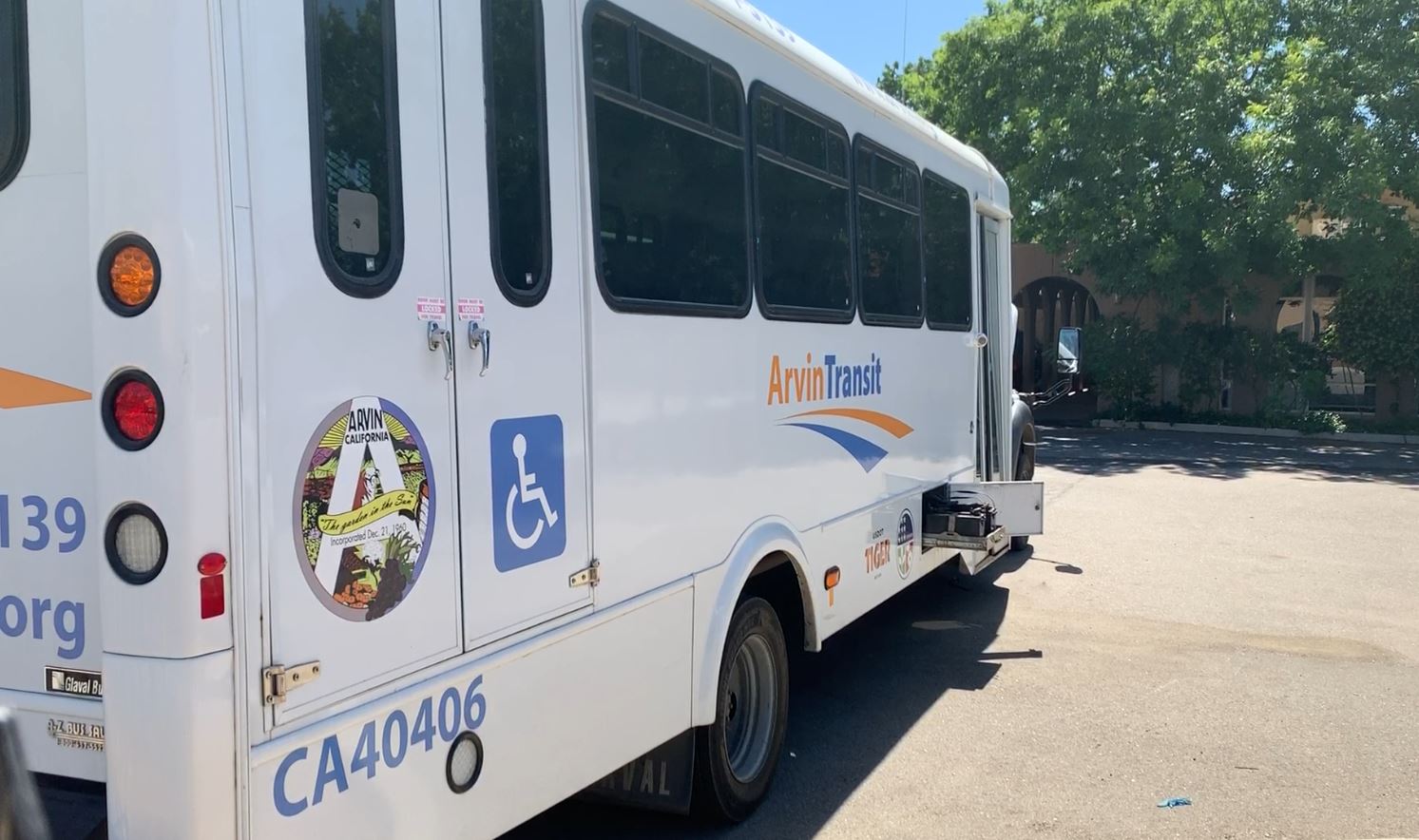 Nueva ruta de bus ayuda a vecinos de Arvin a acceder a oportunidades de ...