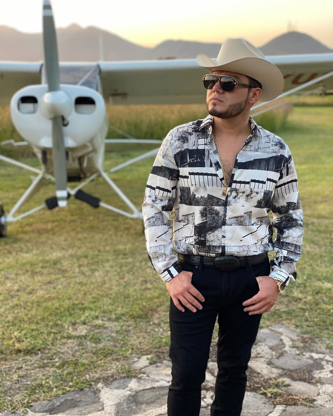 Así se ve el video de 'Tony Cash', lo nuevo de Lenin Ramírez a dueto ...