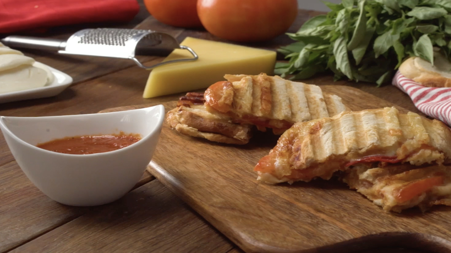 Receta de 2 pizzas instantáneas | Delicioso | Univision