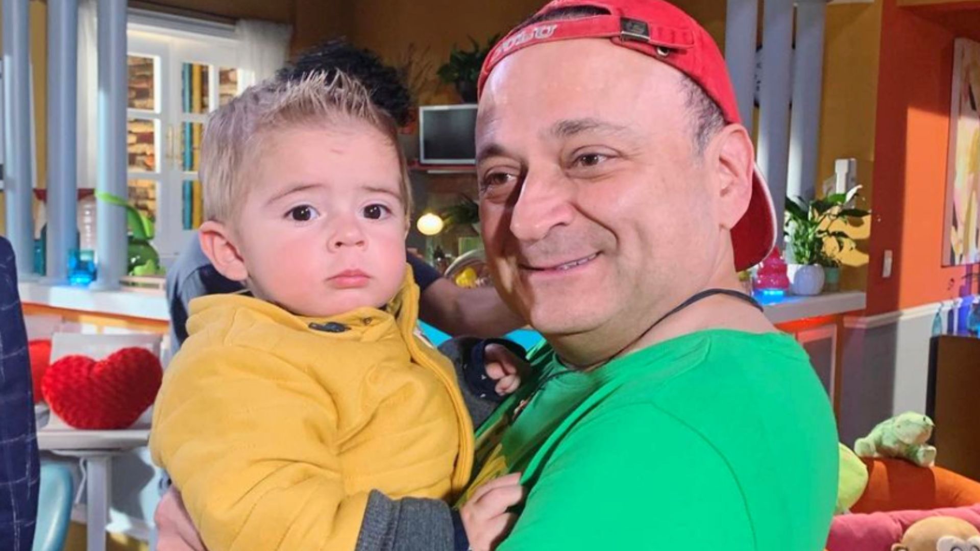 'Vecinos': Conoce a Ánder Saúl Mercado, el 'hijo' de Luisito y Silvia ...