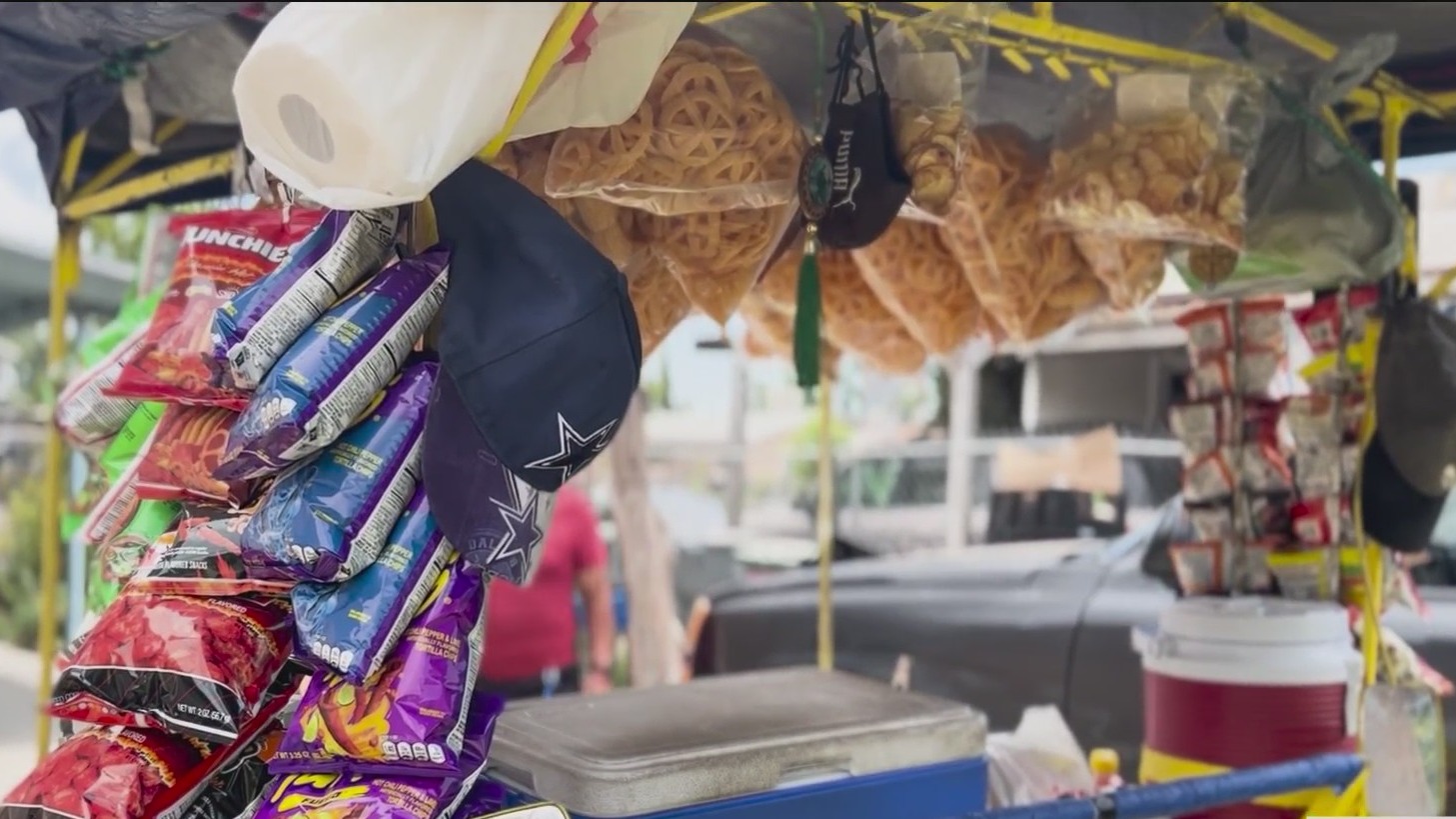 Vendedor ambulante cuenta recientes ataques que él y sus compañeros han ...