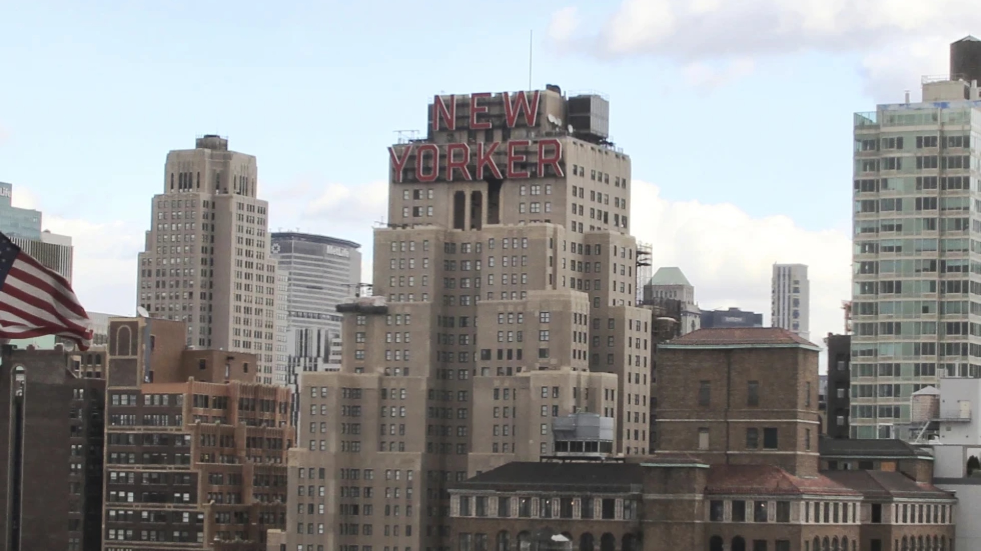 Mickey Barreto vivió 5 años en un hotel de Manhattan y luego pretendió ...