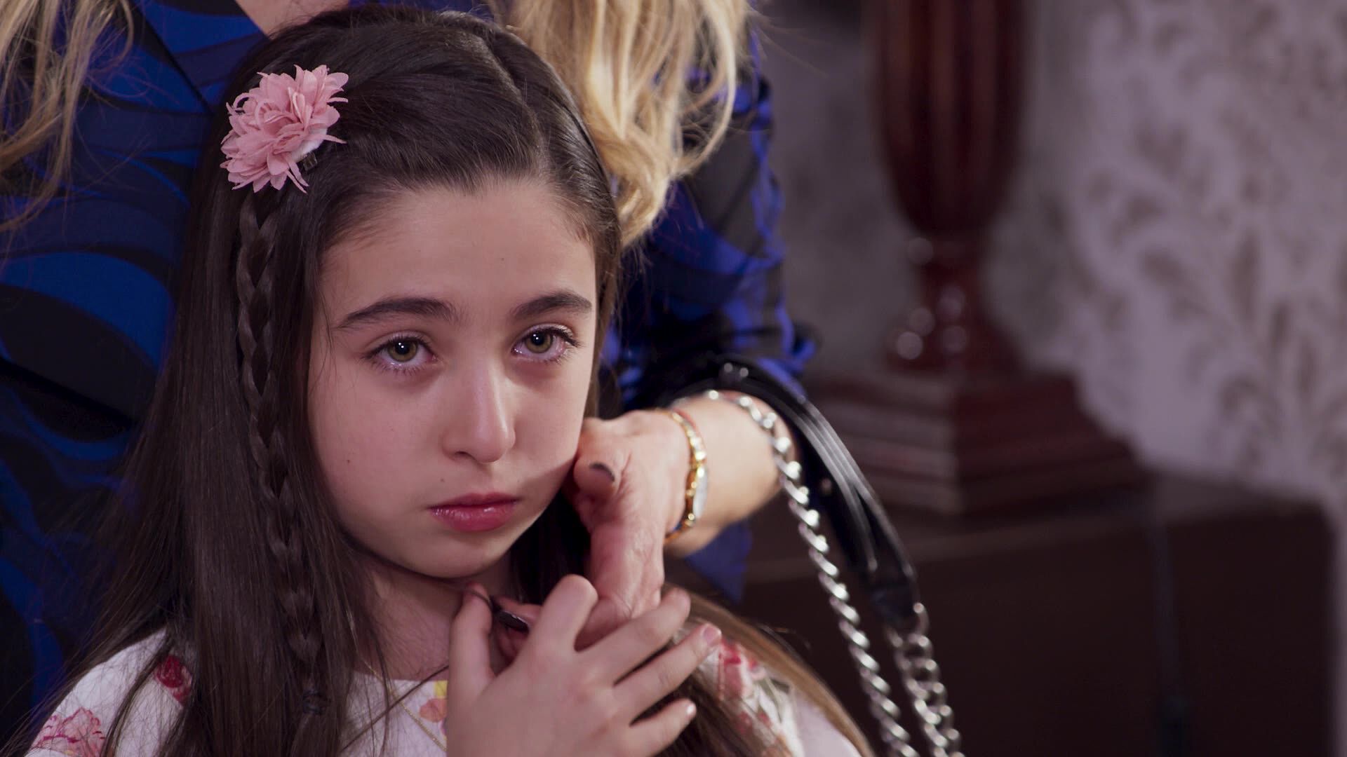 Este viernes: ¡Petita se quiere ir a vivir con Olga! | Shows Corona de ...