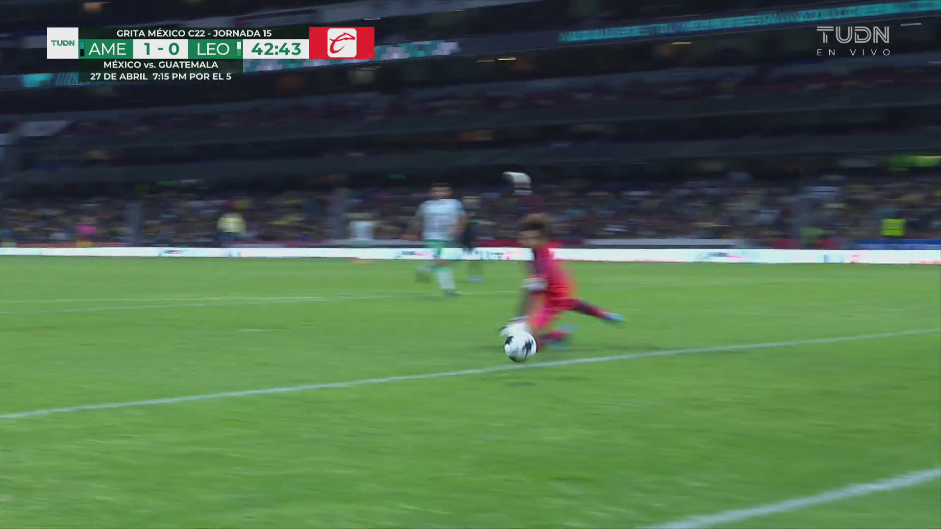 ¡Jala del gatillo! León insiste y Ángel Mena la estrella en el metal ...