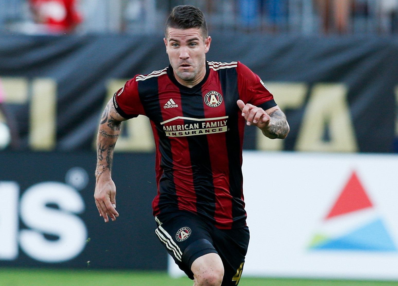 Tras llegar cedido desde los Xolos, Greg Garza firma contrato ...