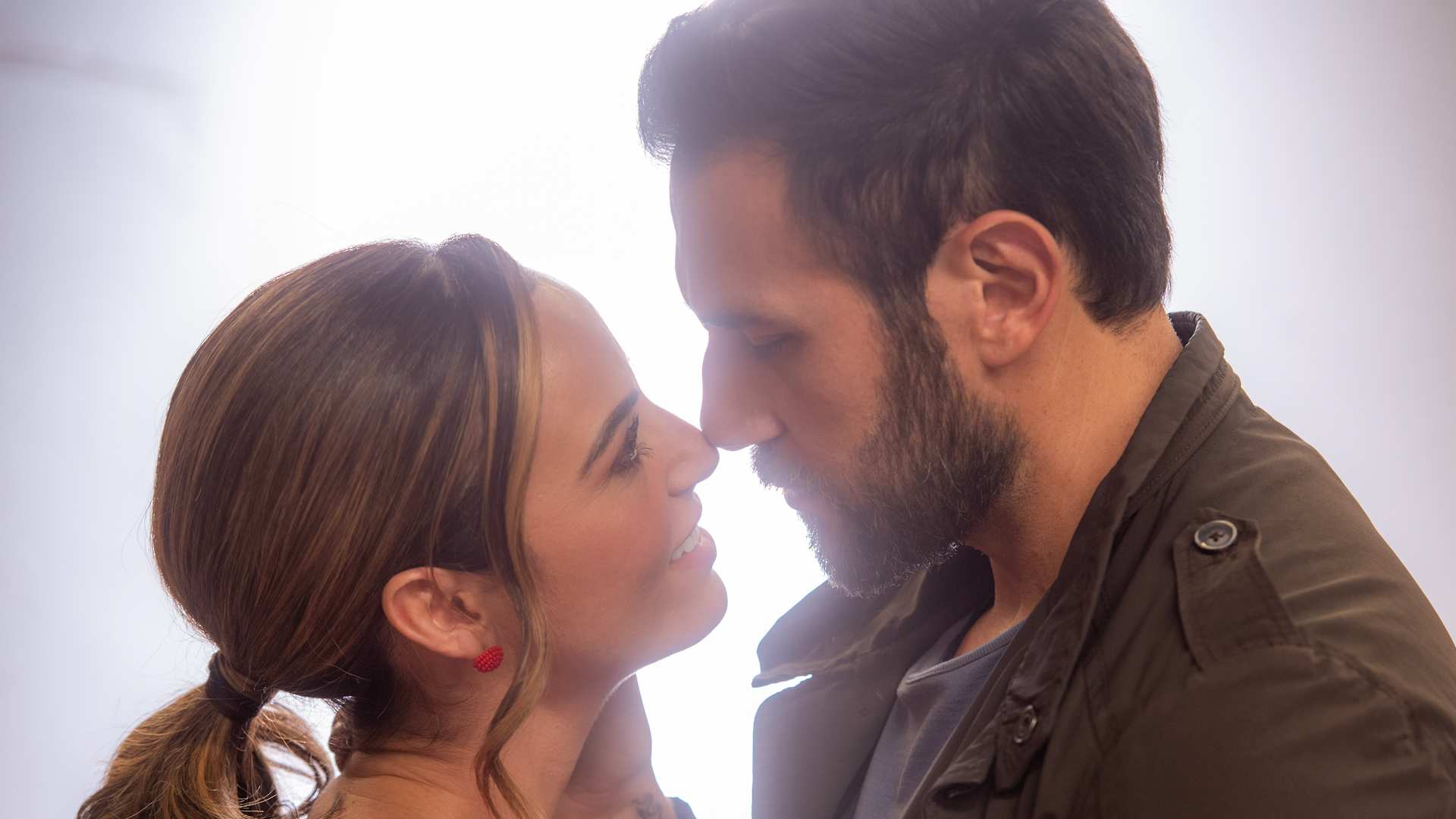 ¡El amor de ‘Alexa’ y ‘Gabriel’ triunfó en ‘Fuego Ardiente’! | Shows ...