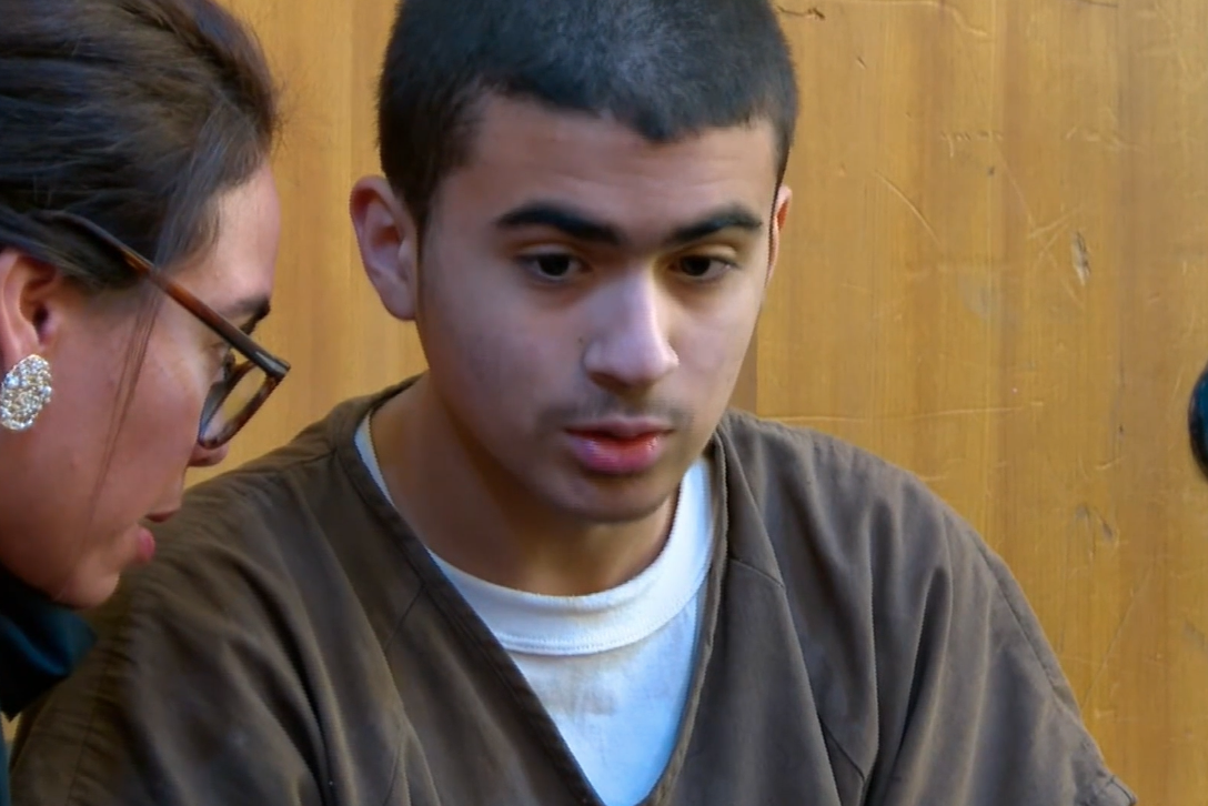 Aplazan de nuevo fecha juicio de Derek Rosa, adolescente acusado de ...