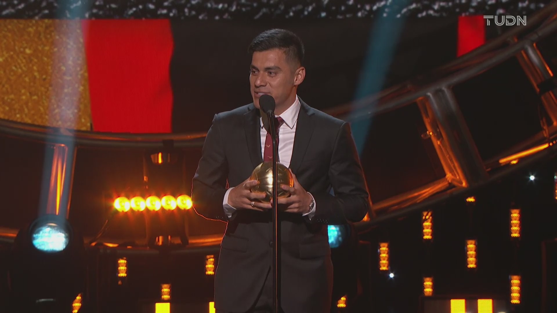 Balón de Oro a Medio Defensivo del Año | Aldo Rocha | Deportes Liga MX ...