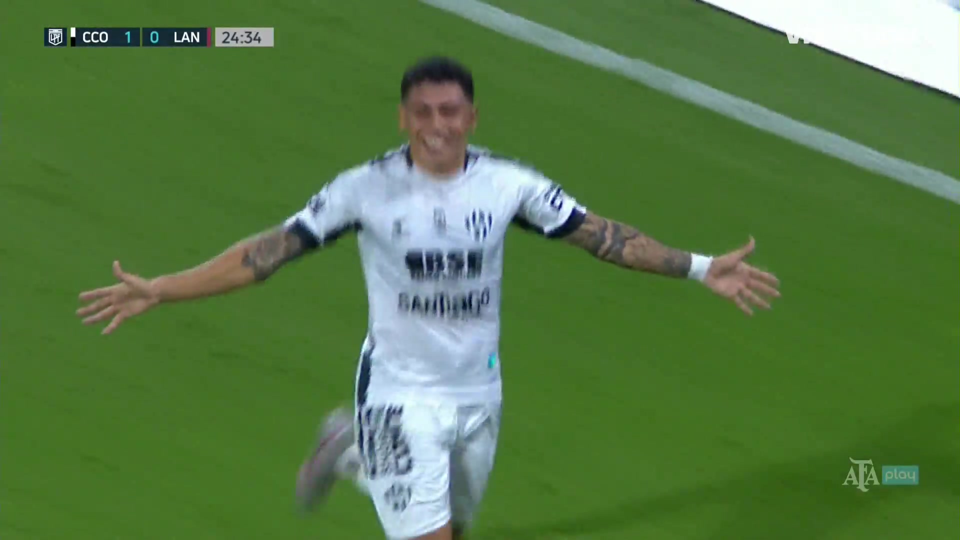 ¡Gran servicio de Gamba! Rescata el balón y asiste para el 1-0 de ...