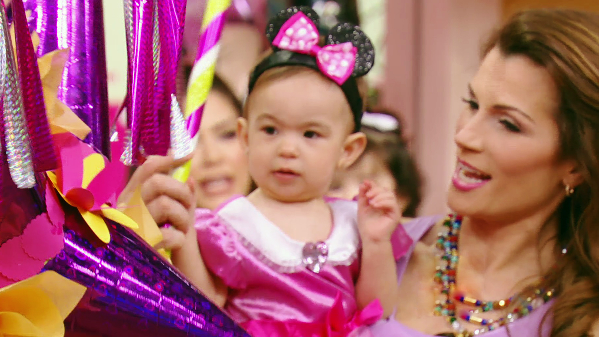 La piñata no podía faltar en la fiesta de Baby Michelle | Shows ...