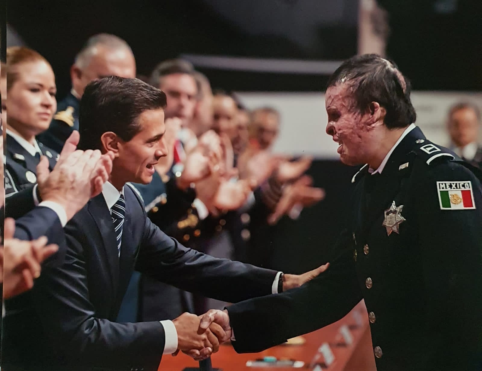 Policía que sobrevivió a un ataque narco con armas de Estados Unidos ...