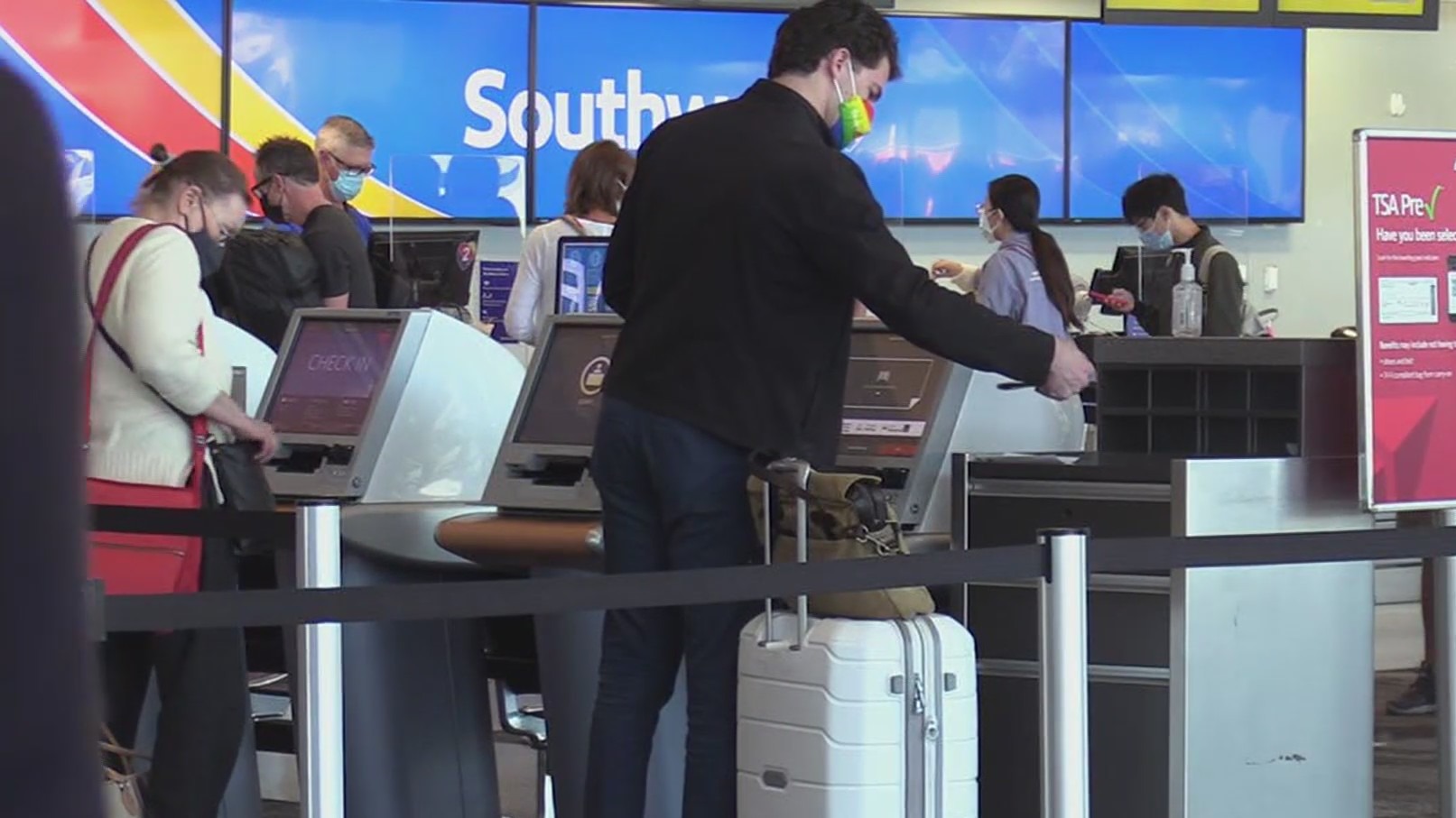 Oficiales del TSA hallan seis armas en una semana en el Aeropuerto Internacional Austin ...