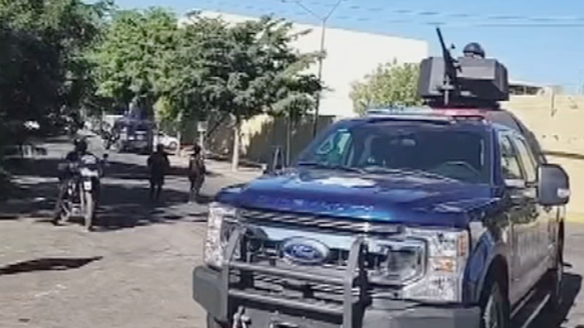 Continúa la violencia entre narcos en Sinaloa mientras la gente reza ...